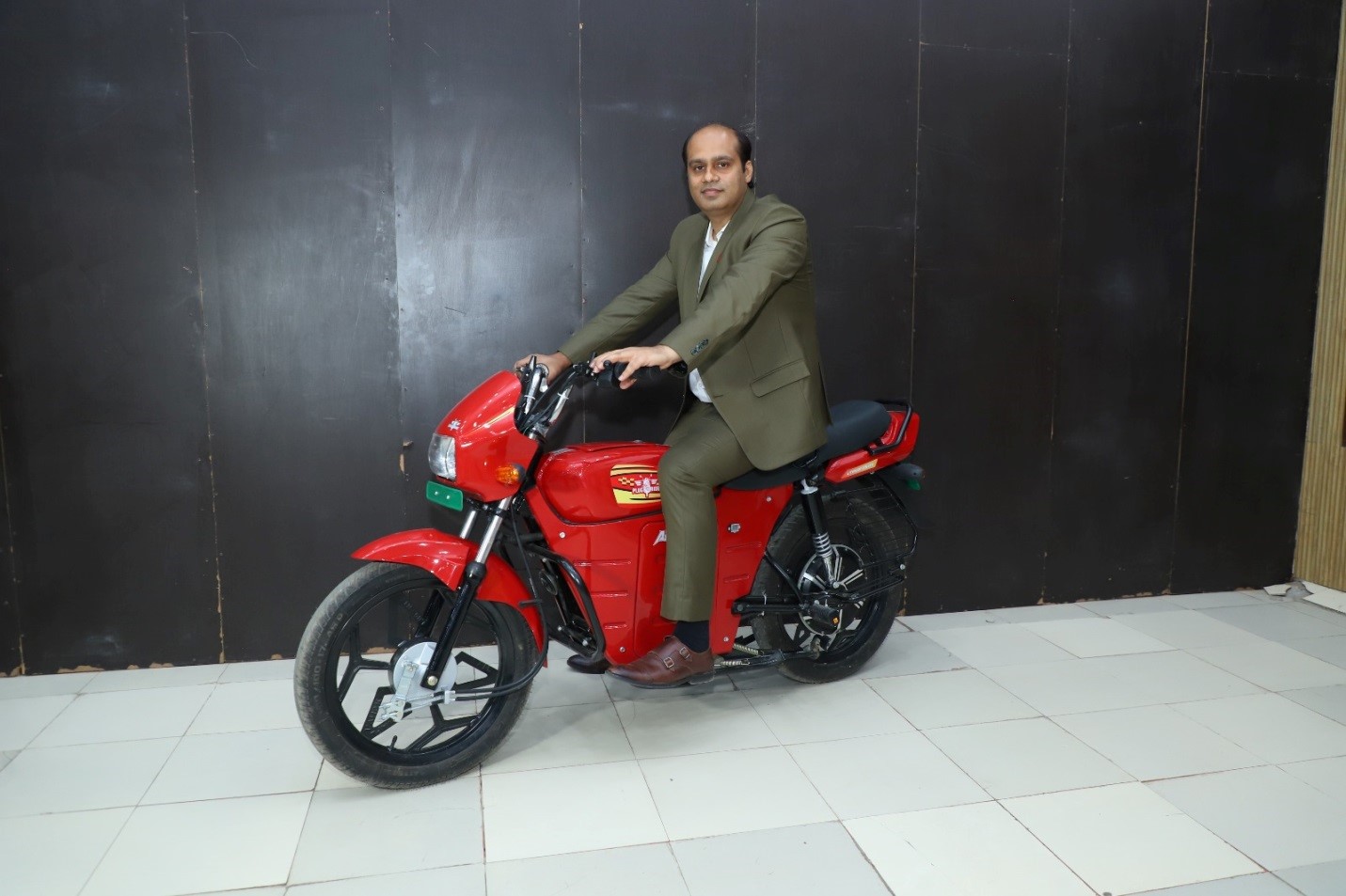 PlugNride launches APKE PNR 100 and APKE PNR 200 | EVINDIA