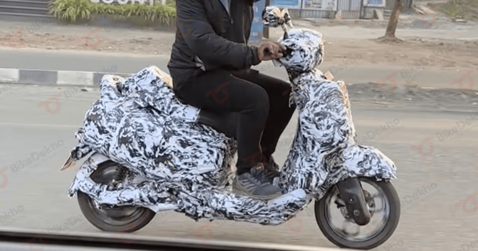 Bajaj to launch new EV-Chetak 3001 | EVINDIA